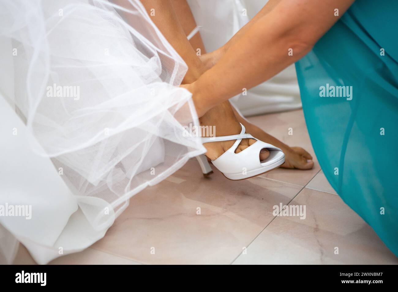 Wedding dress complement hi-res stock photography and images - Alamy