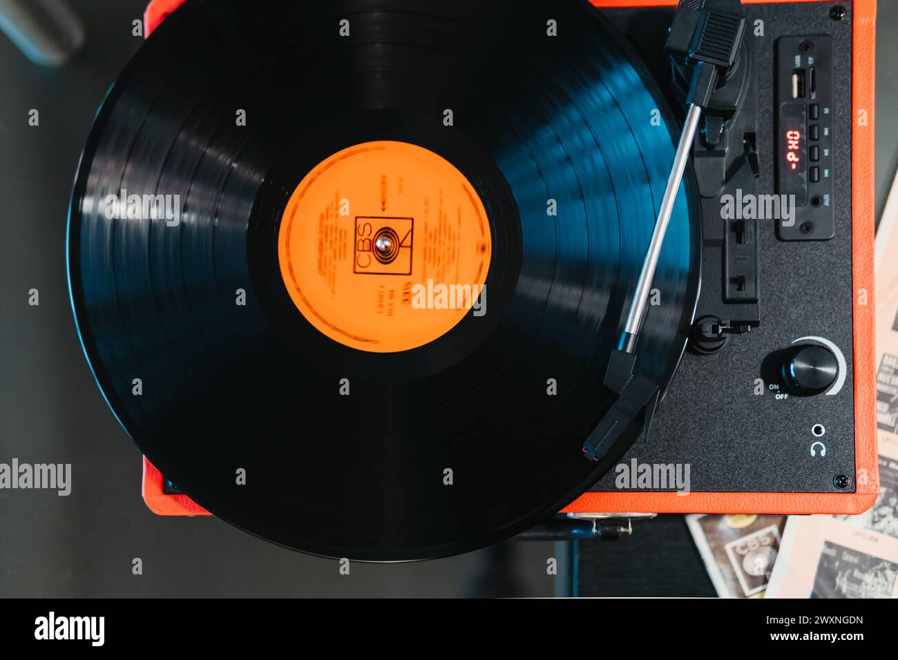Overhead shot turntable on vinyl hi-res stock photography and images ...