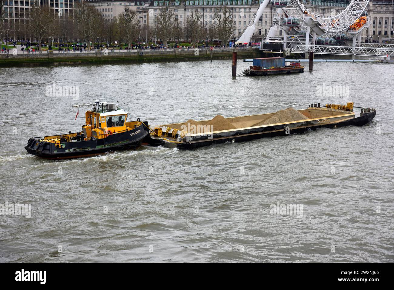 Thames construction barge hi-res stock photography and images - Alamy
