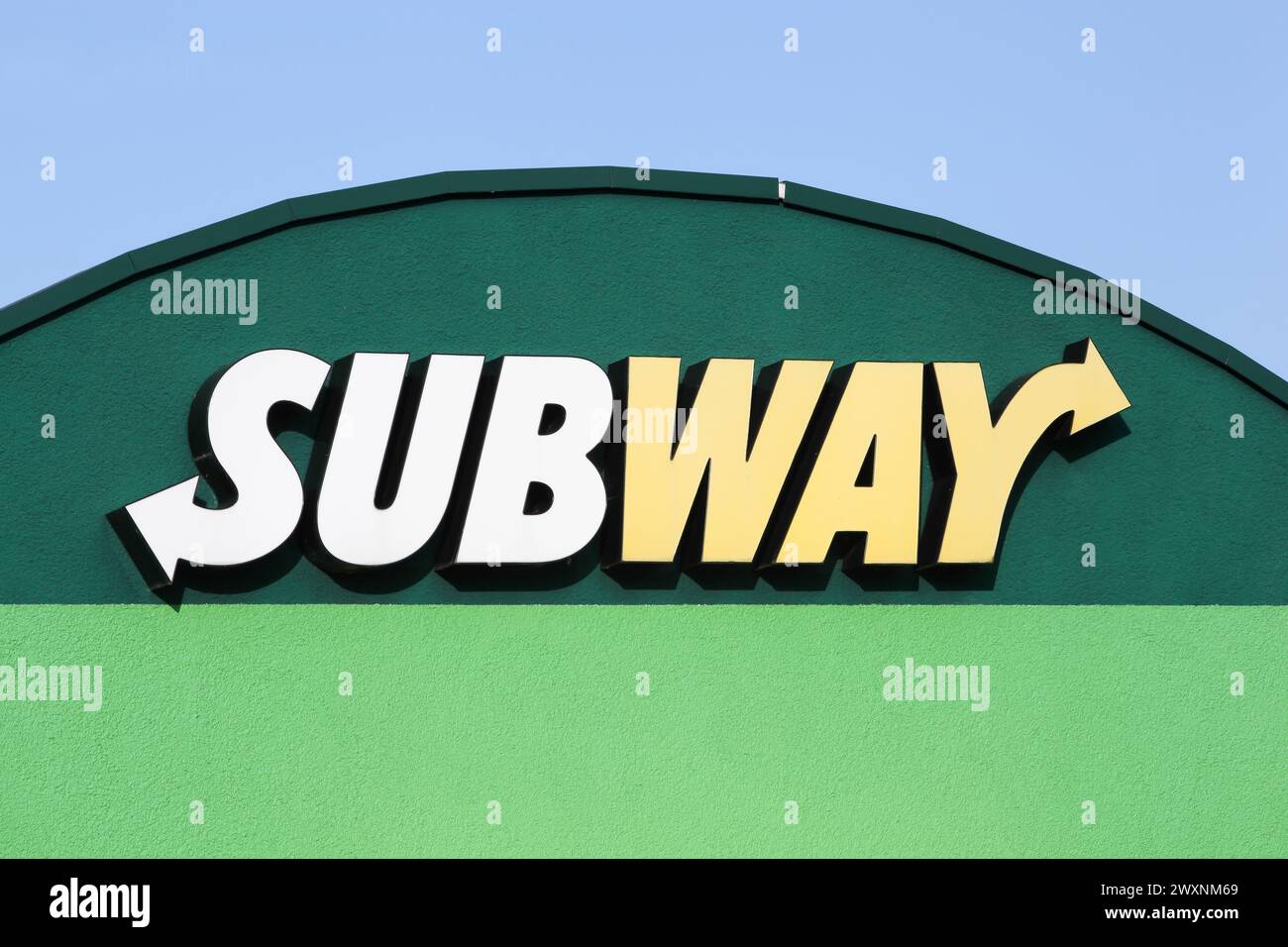 Subway logo hi-res stock photography and images - Alamy