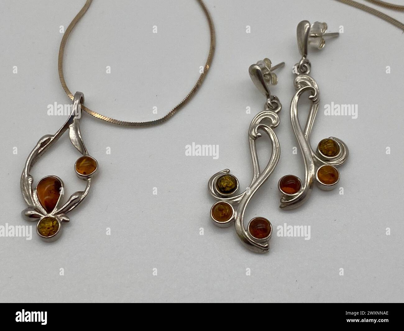 Amber jewels hi-res stock photography and images - Alamy