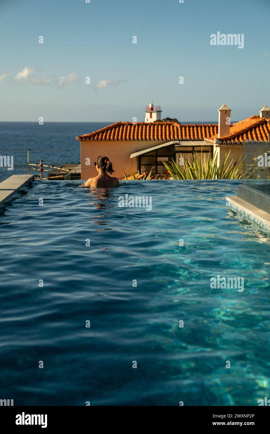 Pool overlooking ocean hi-res stock photography and images - Alamy