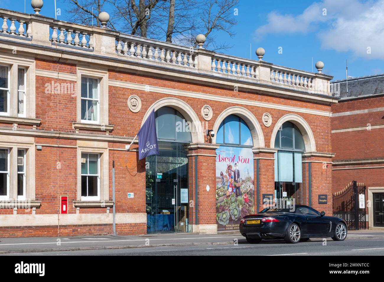 Historic grade ii listed offices to ascot racecourse hi-res stock ...