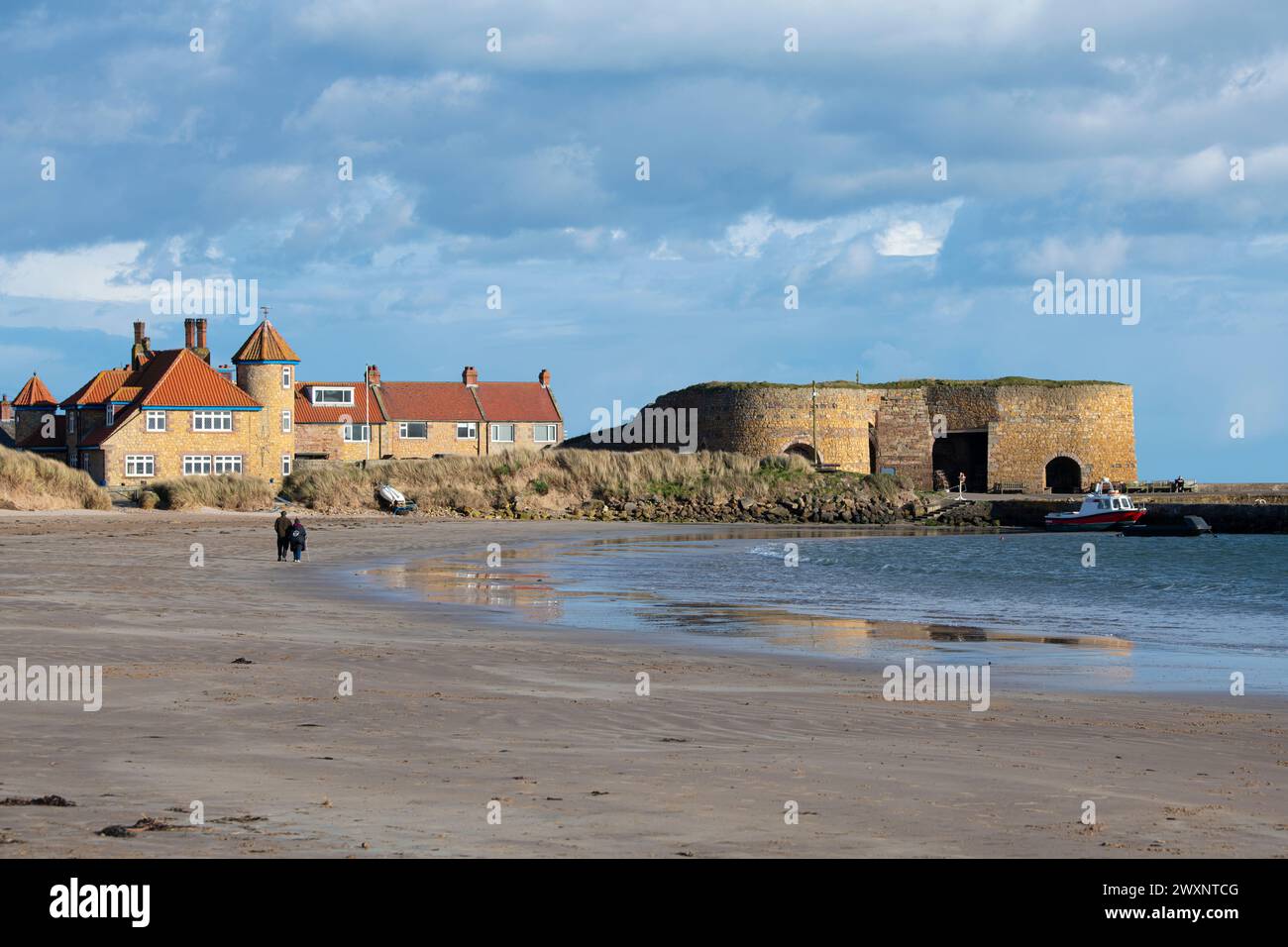 Beadnell village hi-res stock photography and images - Alamy