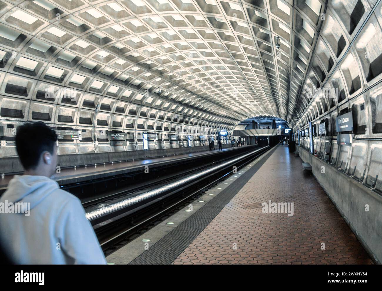 Underground rail platform and tracks Stock Photo - Alamy