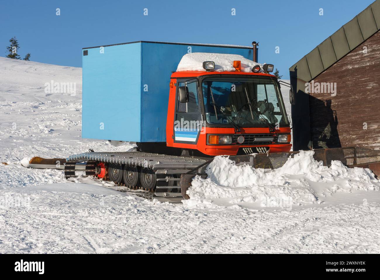 Fully tracked truck hi-res stock photography and images - Alamy