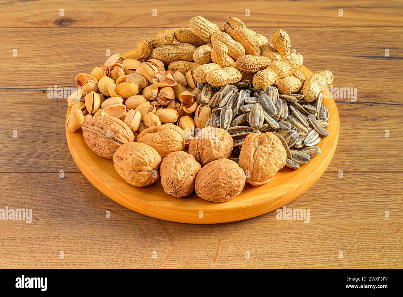 Display of nuts hi-res stock photography and images - Alamy