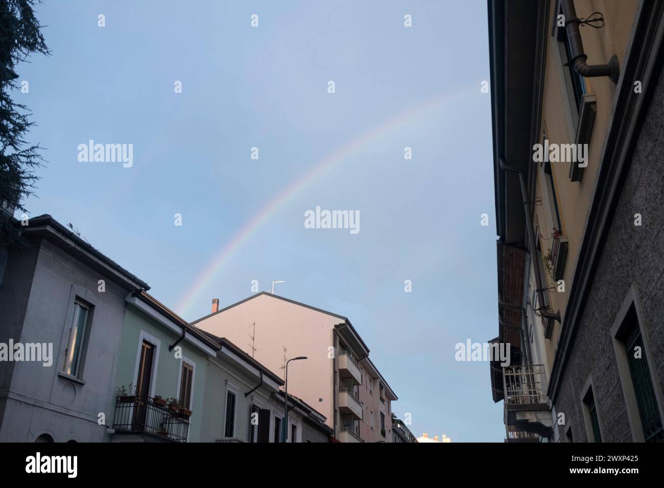 Milano, Italia. 01st Apr, 2024. Rovereto. Maltempo a milano. Temporale ...