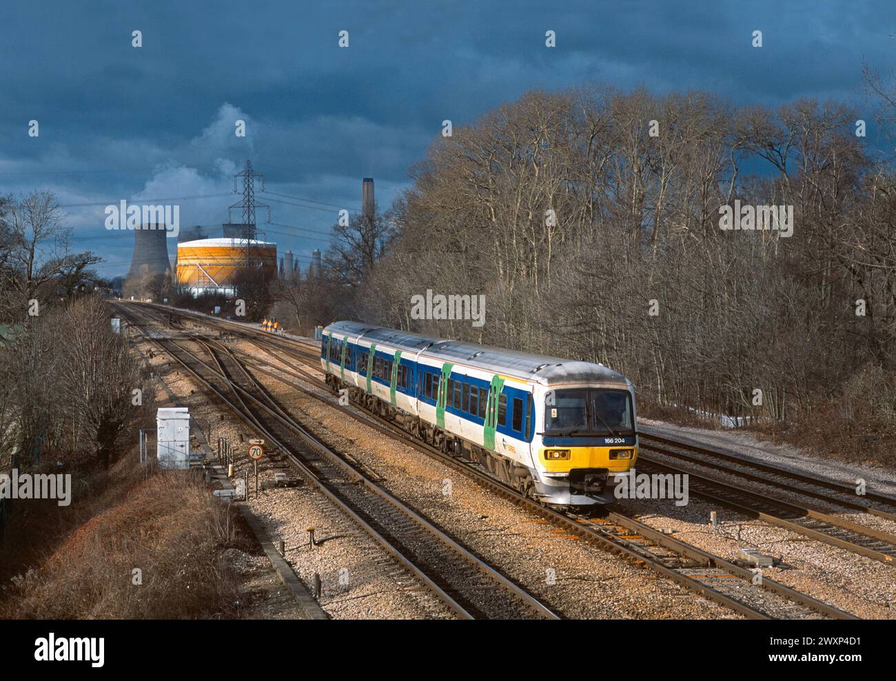 A Class 166 diesel multiple unit number 166204 working a Great Western ...