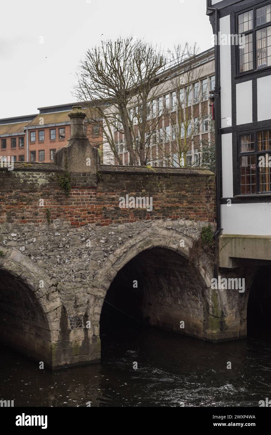 The historic Clattern Bridge in Kingston, Surrey Stock Photo - Alamy
