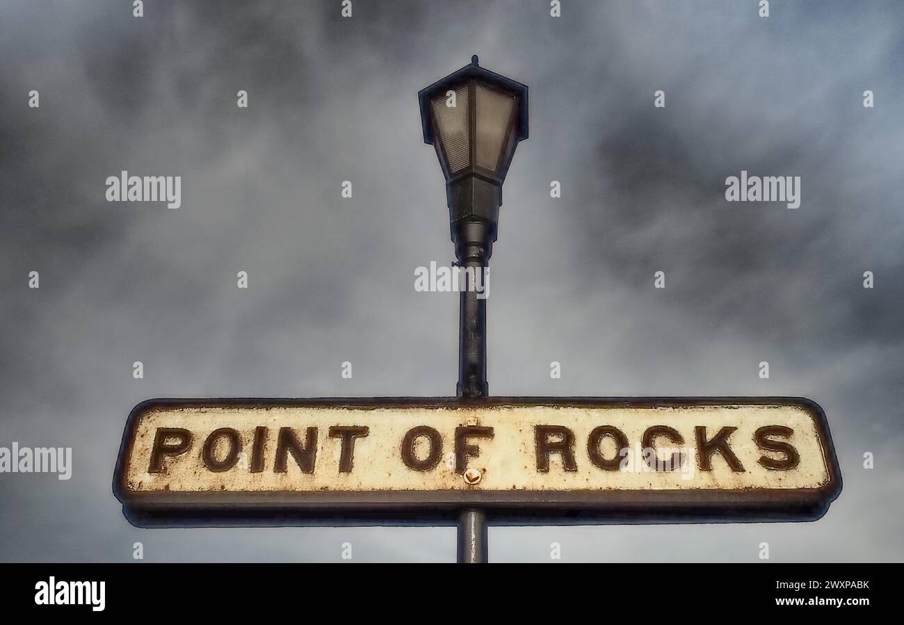 Point of Rocks, MD Train Station sign Stock Photo - Alamy