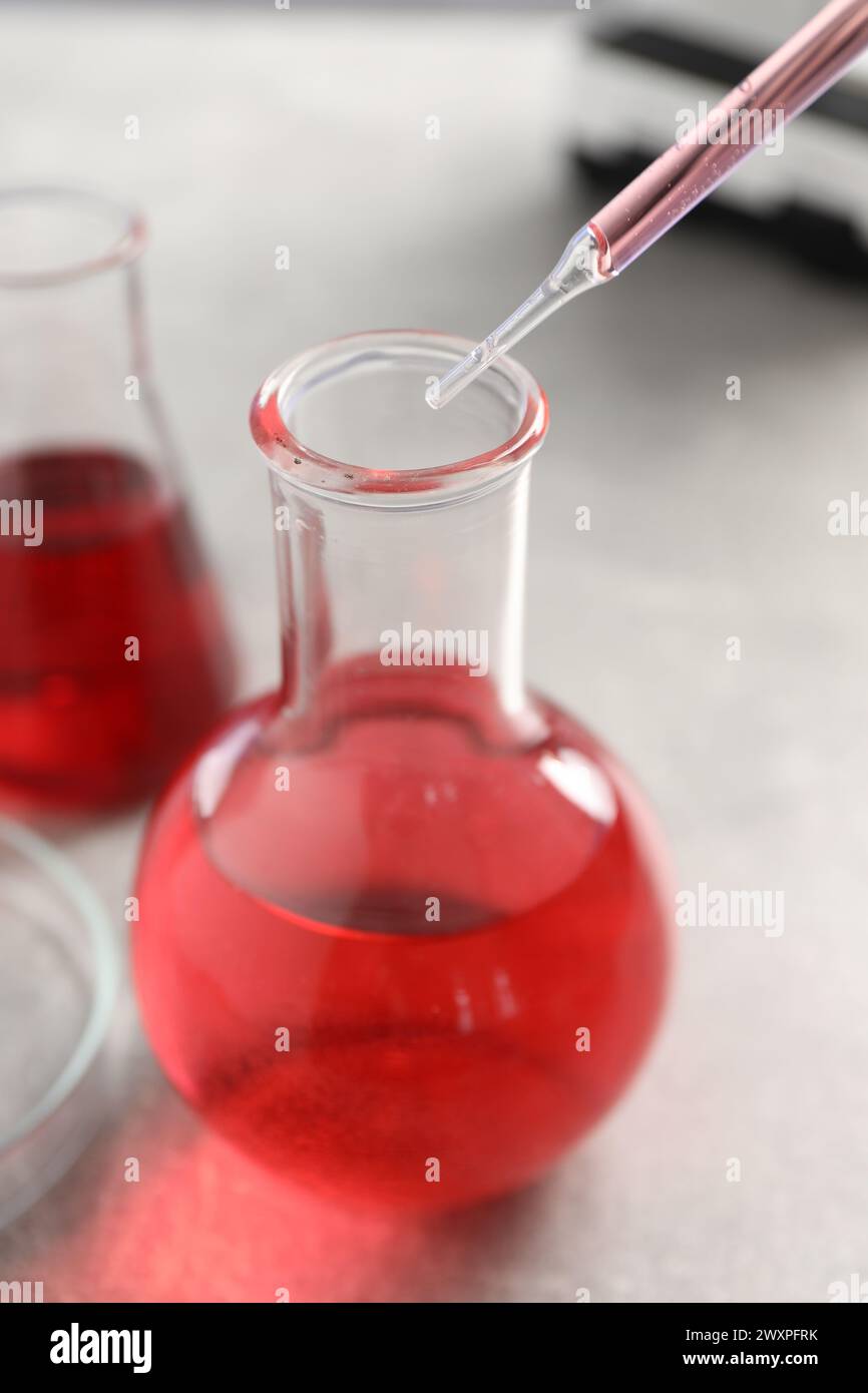 Laboratory analysis dripping light hi-res stock photography and images ...