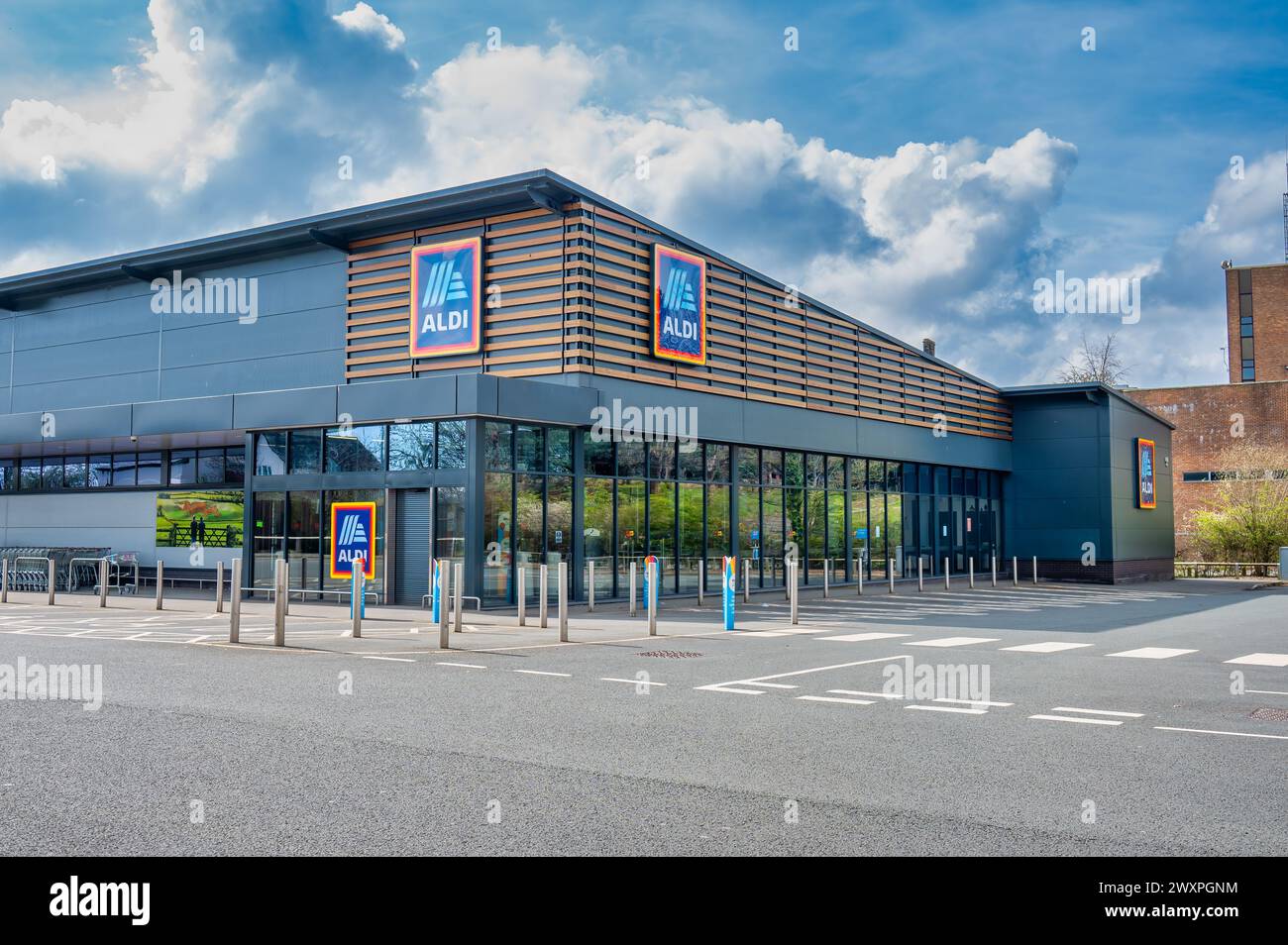 MOLD, UK -MARCH 31 2024: Aldi supermarket shop front with logo Stock ...