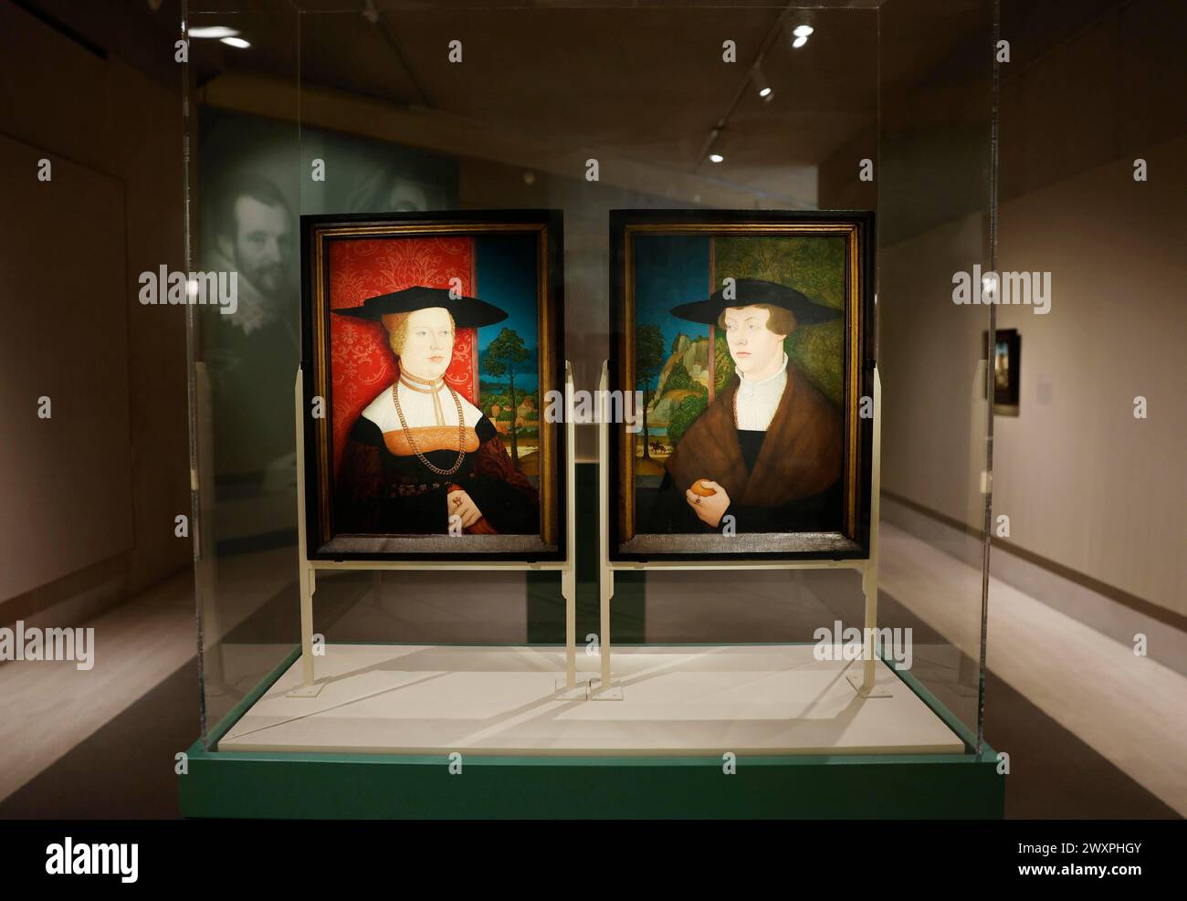 Renaissance faces exhibition hi-res stock photography and images - Alamy