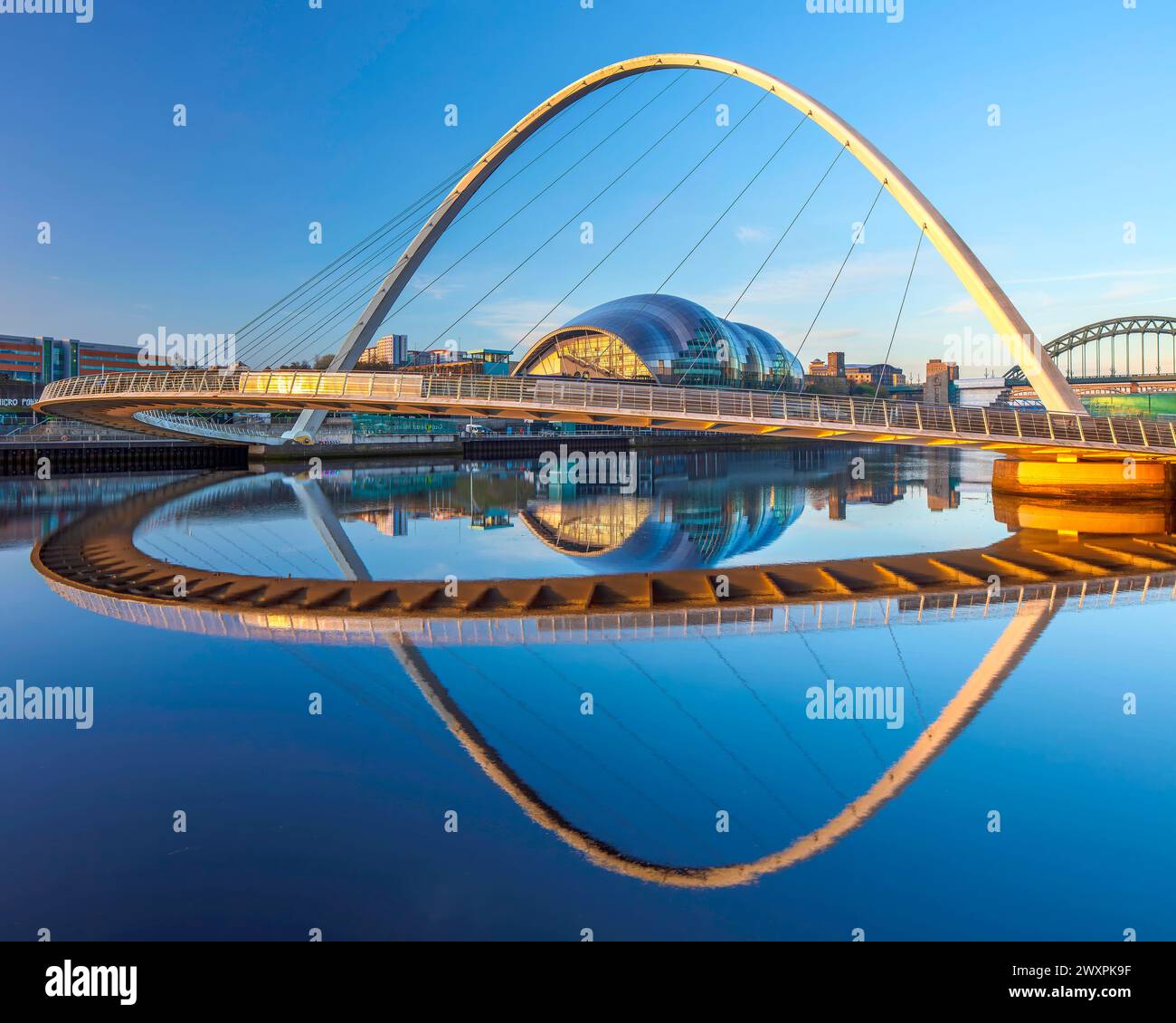 View at dawn of Gateshead Millennium Bridge viewed from Newcastle ...