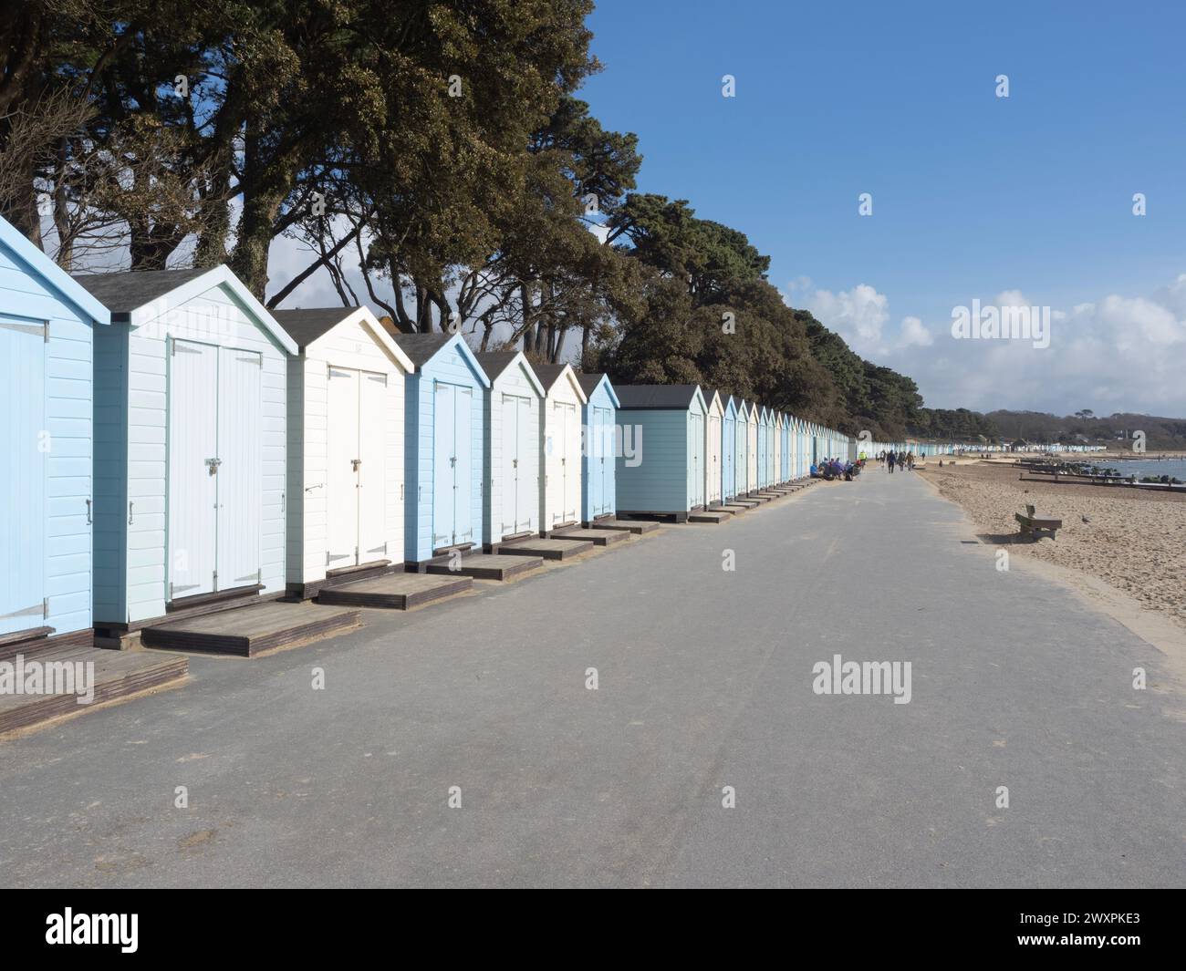 Beach huts on Avon Beach, Mudeford UK Stock Photo - Alamy