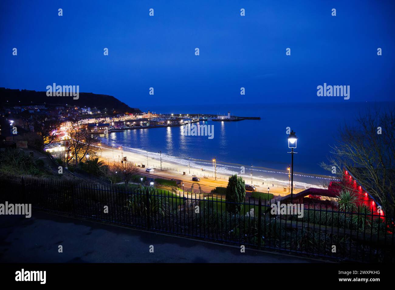 Scarborough south bay at night hi-res stock photography and images - Alamy