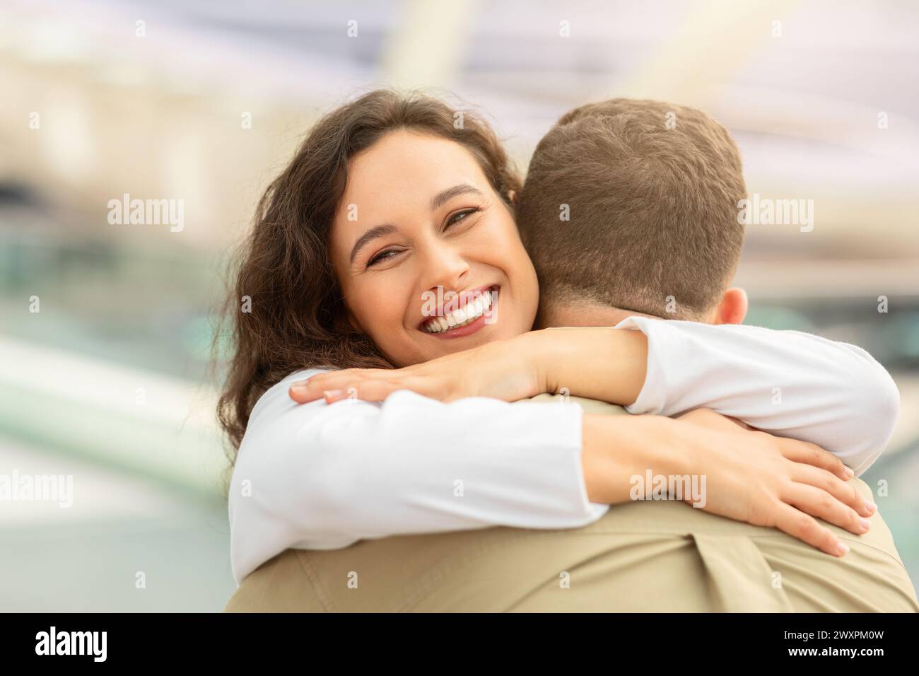 Woman feeling happy smiling traveling hi-res stock photography and ...