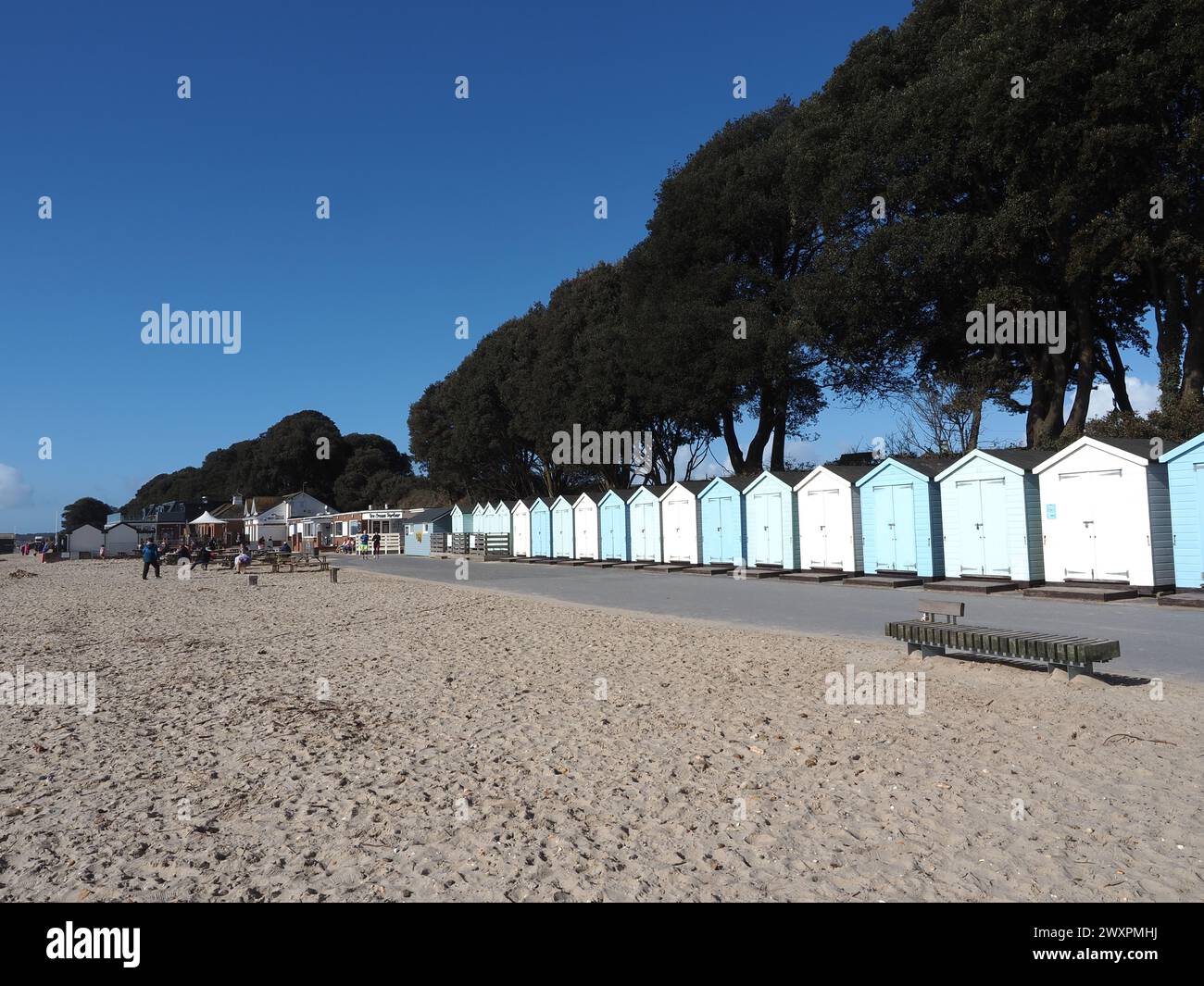 Beach huts on Avon Beach, Mudeford UK Stock Photo - Alamy