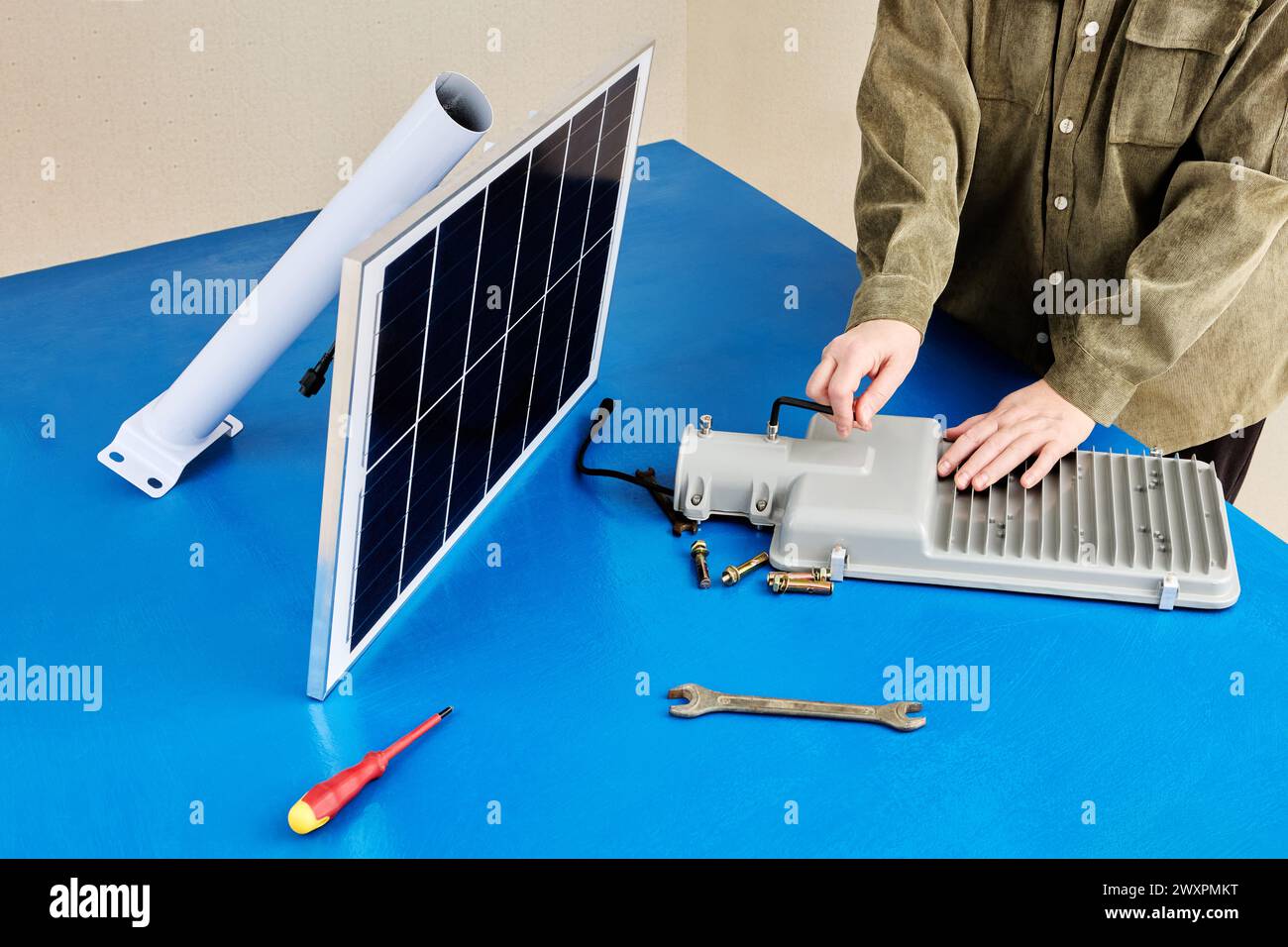 Fully autonomous Smart Solar LED Street Light With All In One Design ...