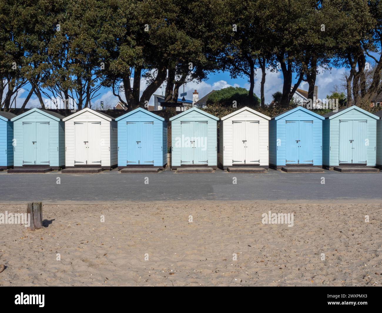 Beach huts on Avon Beach, Mudeford UK Stock Photo - Alamy