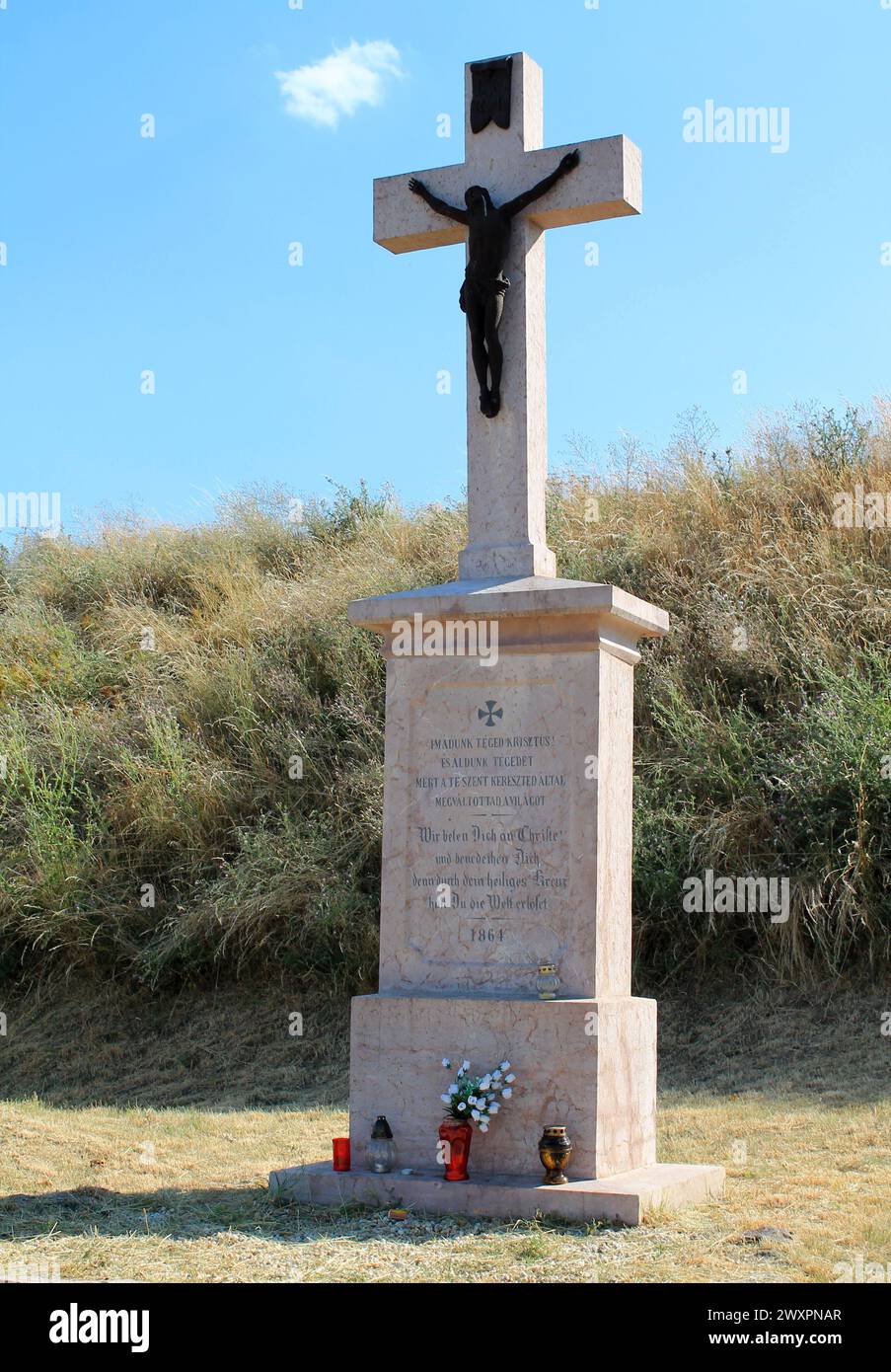 Christian cross vertical hi-res stock photography and images - Alamy