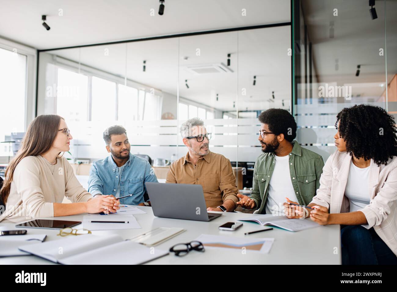 Inclusive workplace hi-res stock photography and images - Alamy