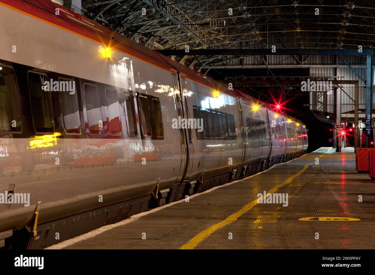 Virgin Trains Alstom class 390 Pendolino train 390119 at Preston ...