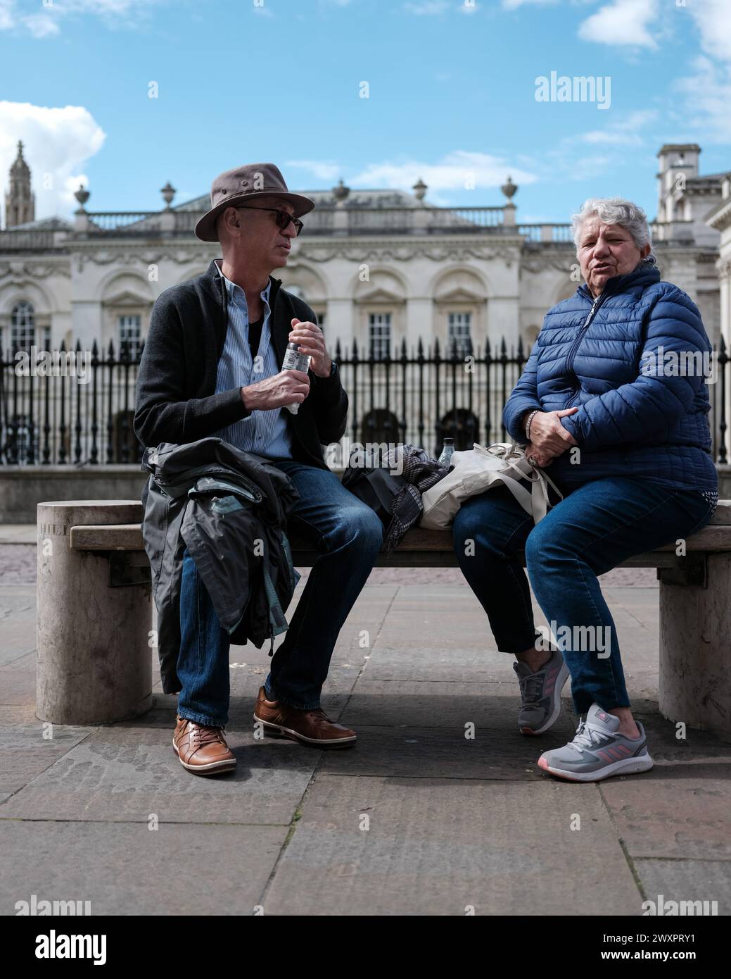 Taking lunch hi-res stock photography and images - Alamy
