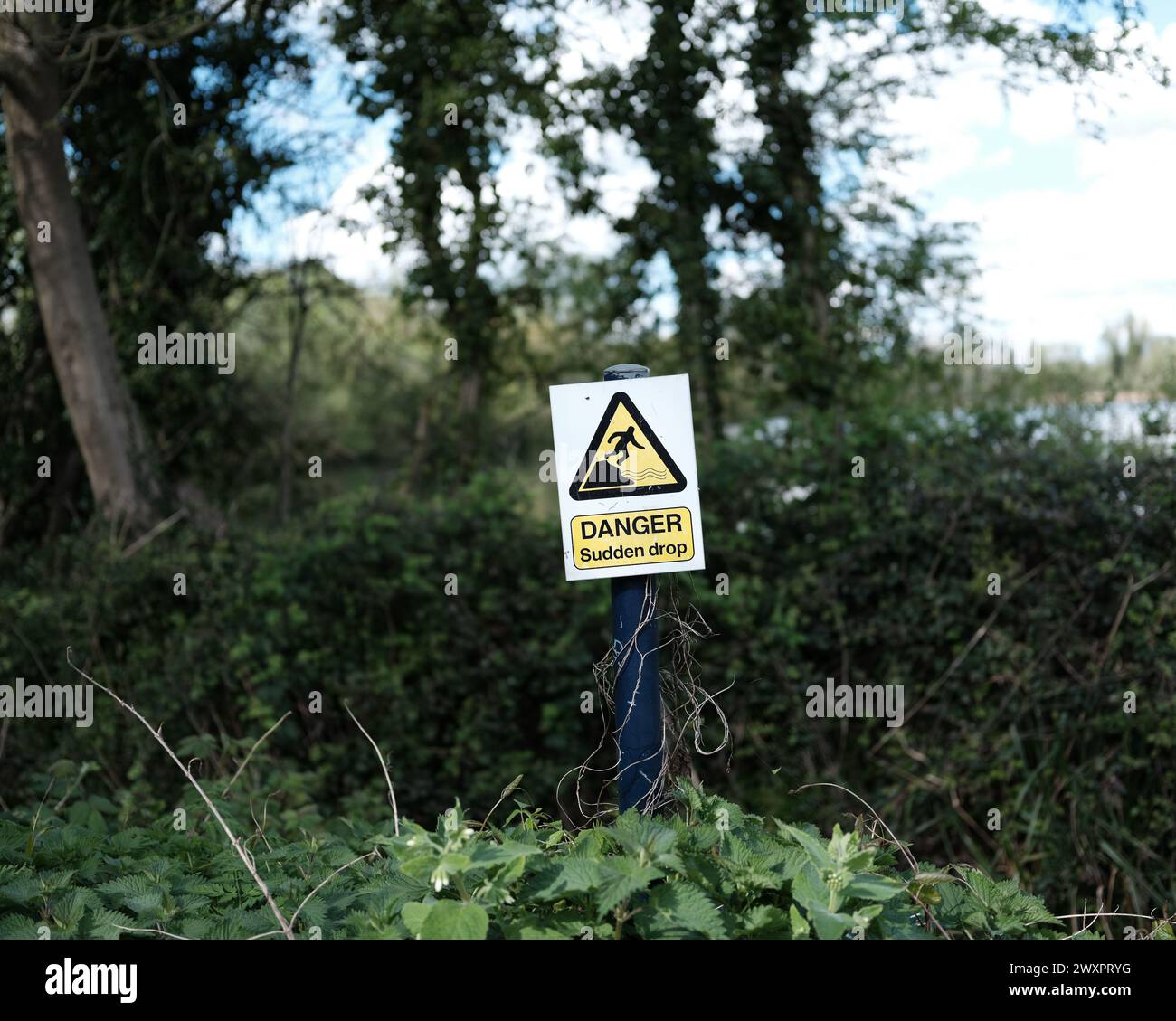 Danger sudden drop sign hi-res stock photography and images - Alamy