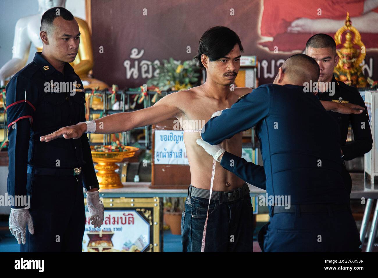 Bangkok, Thailand. 01st Apr, 2024. A Thai man has his chest measured by ...