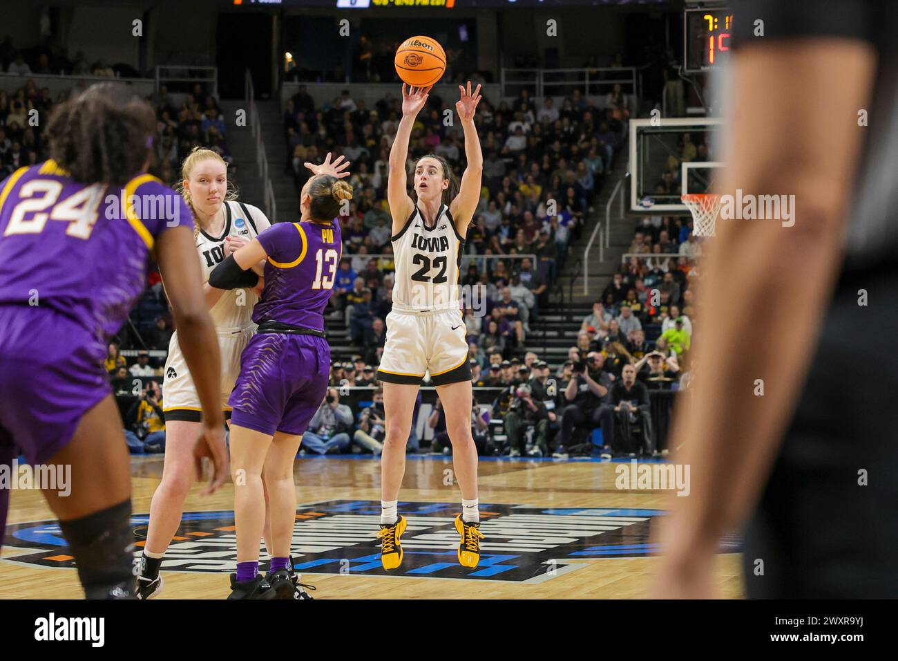 Caitlin clark lsu hi-res stock photography and images - Alamy