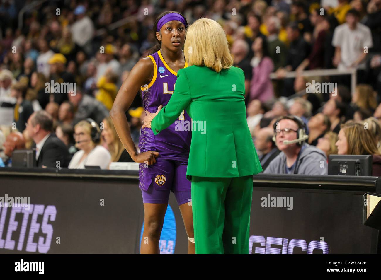 Albany, New York, USA. 1st Apr, 2024. LSU Head Coach KIM MULKEY has a ...