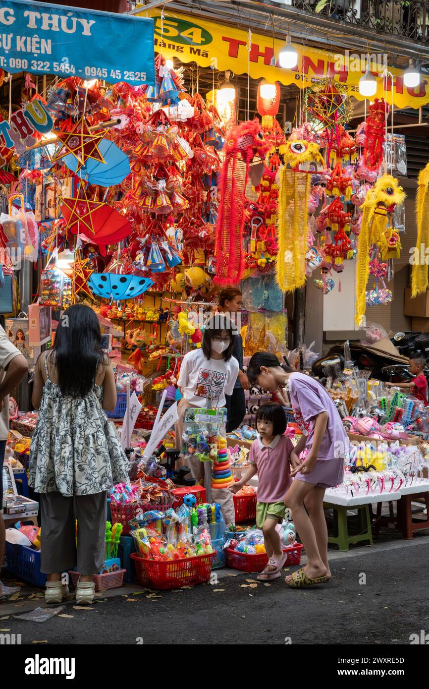 Toy Street in Hanoi's Old Quarter, Vietnam Stock Photo - Alamy
