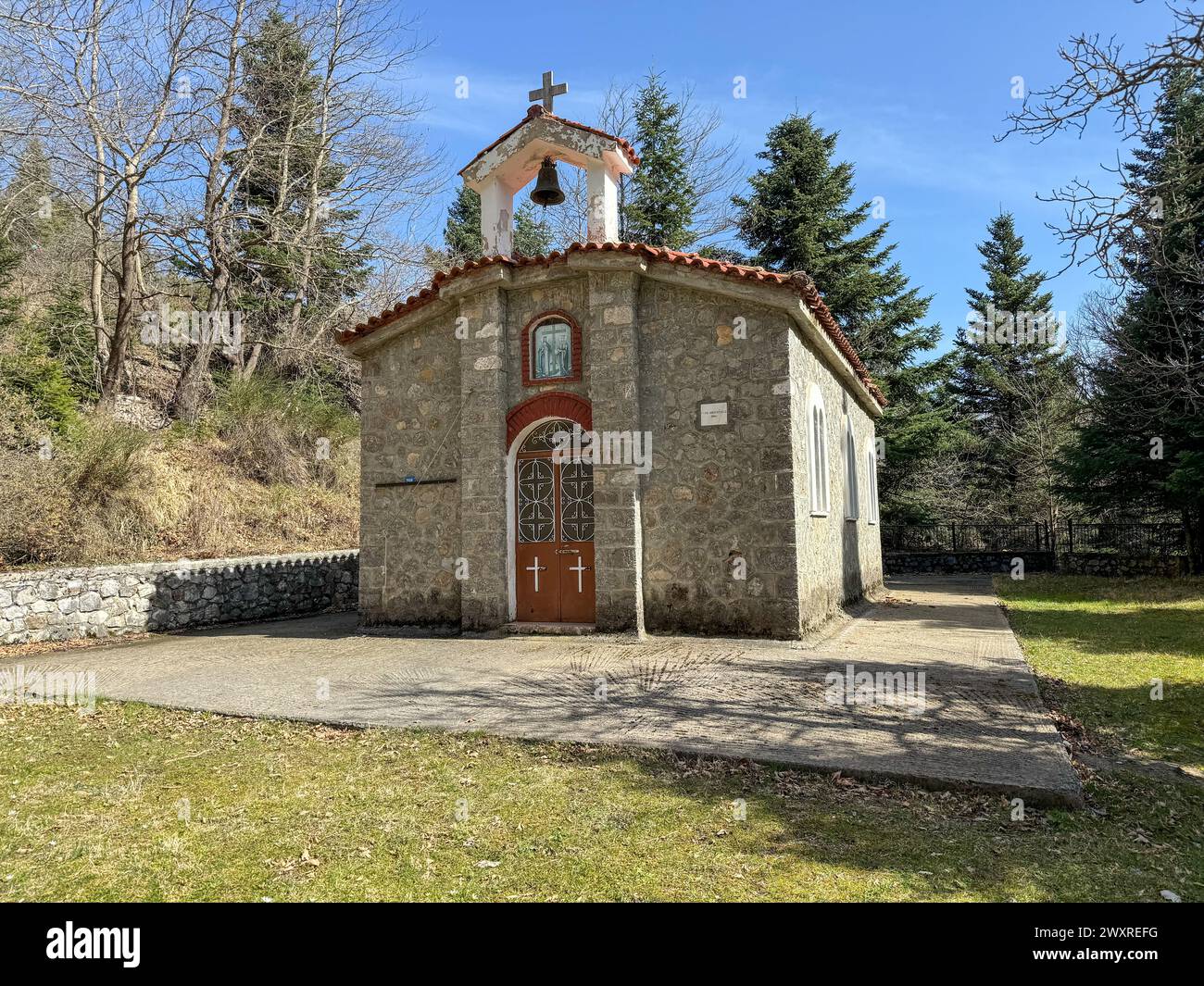 Church of Agios Konstantinos and Agia Eleni, Kefalovryso, Kaloskopi ...
