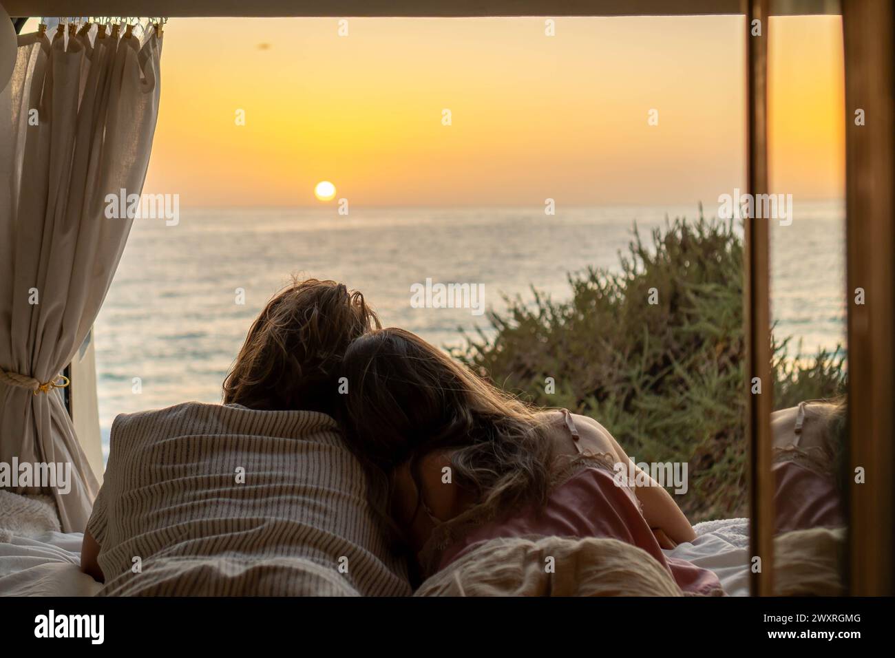 Open rear door hi-res stock photography and images - Alamy