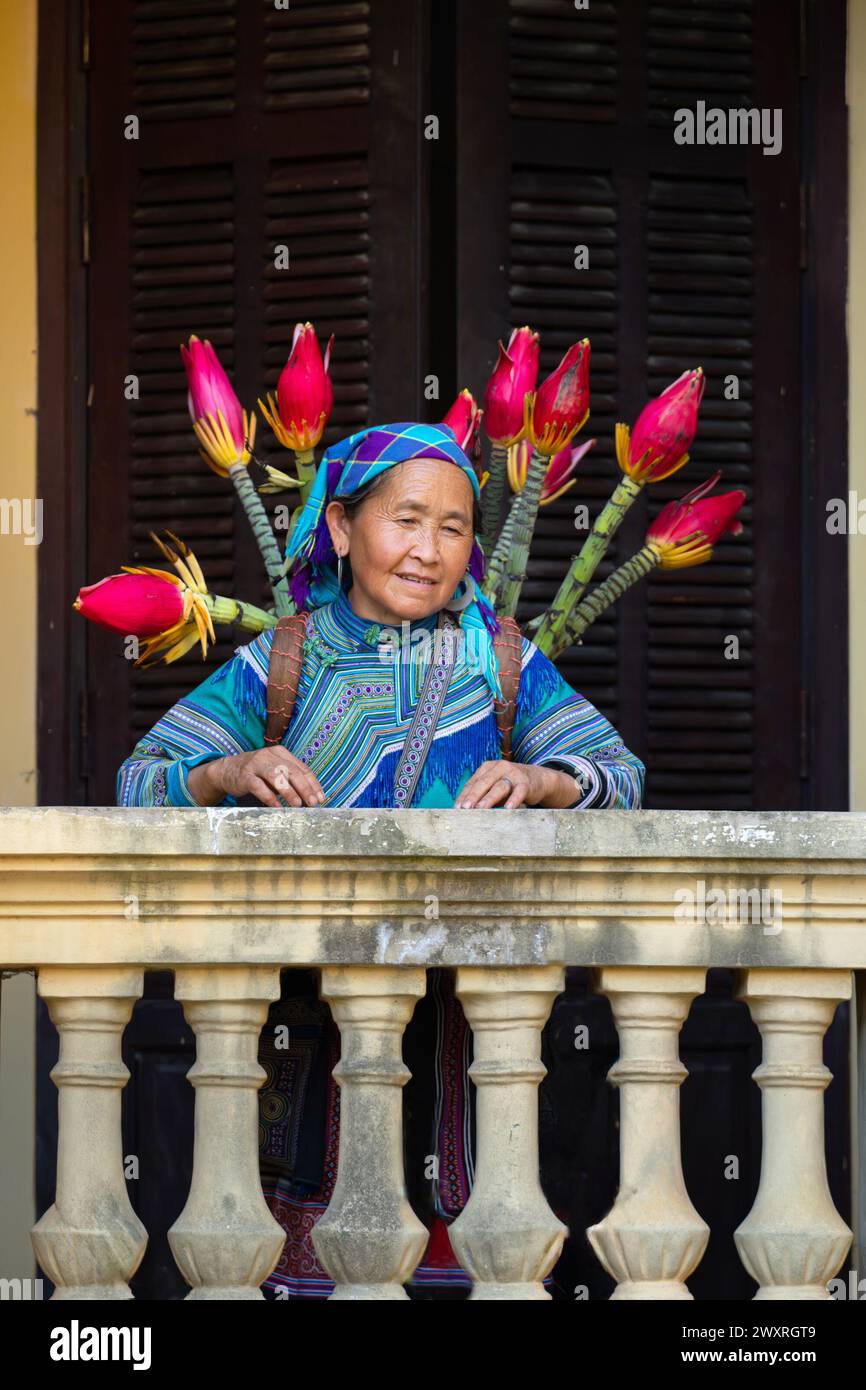 Hmong basket hi-res stock photography and images - Alamy