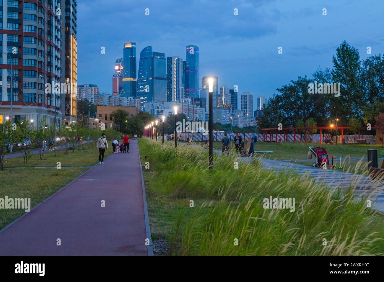 Moscow apartment block night hi-res stock photography and images - Alamy
