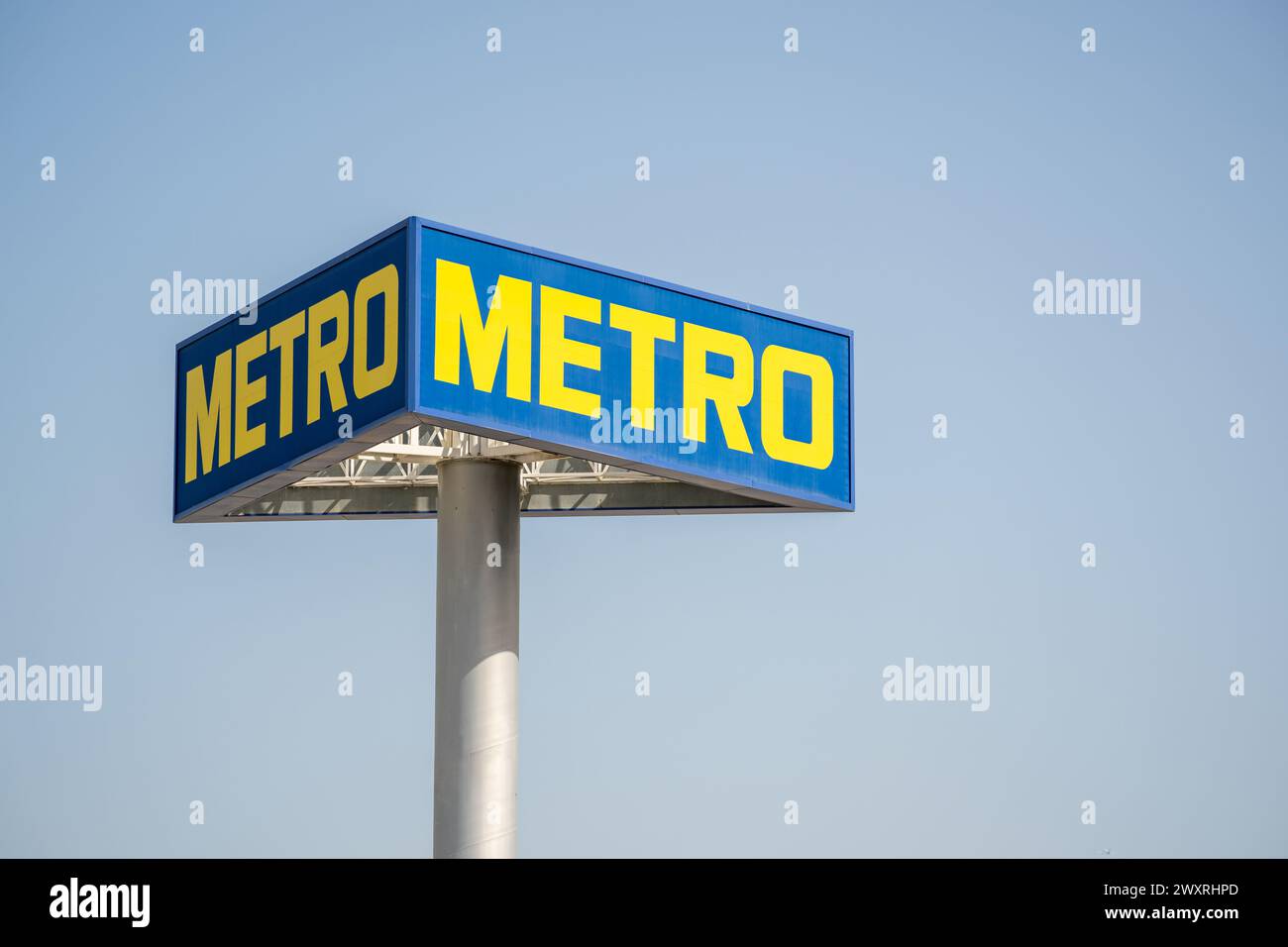 Antalya, Turkey - March 29, 2024: Metro wholesale grocery store Stock ...