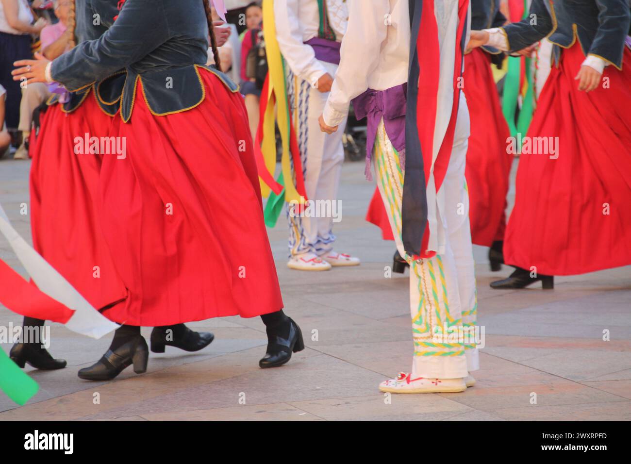 Dancers attire hi-res stock photography and images - Alamy