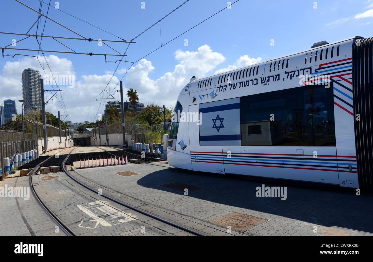 Modern light rail hi-res stock photography and images - Alamy