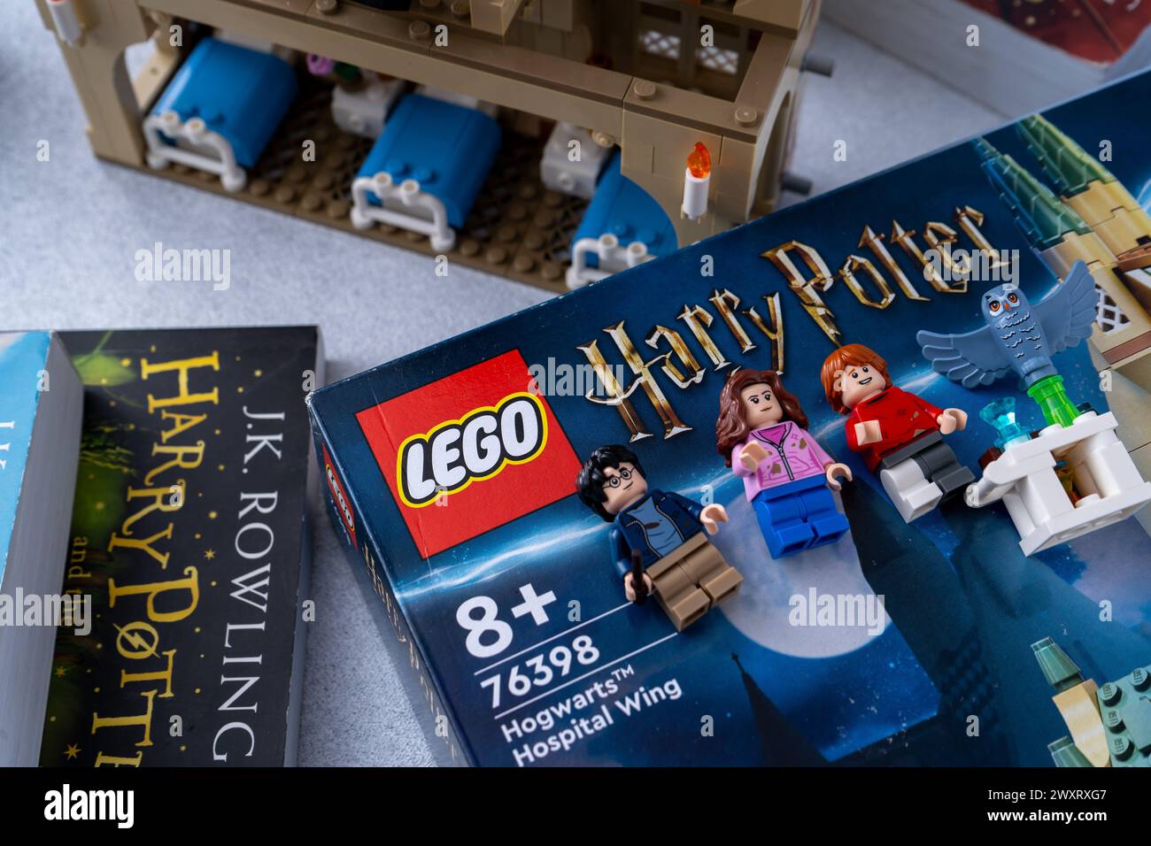 Harry potter hogwarts castle lego hi-res stock photography and images ...