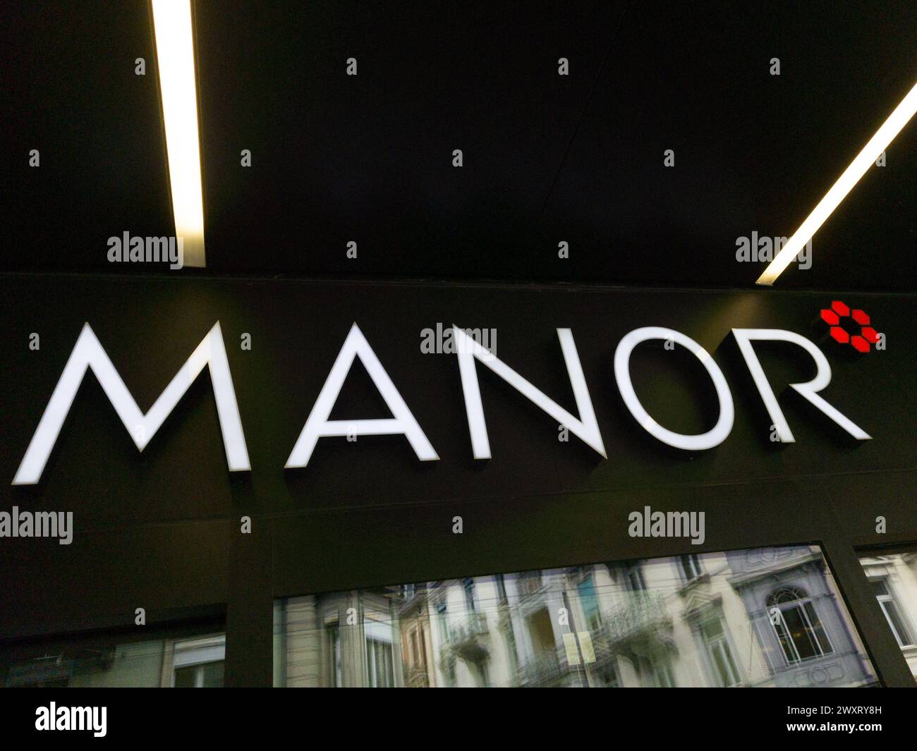 Manor logo hi-res stock photography and images - Alamy