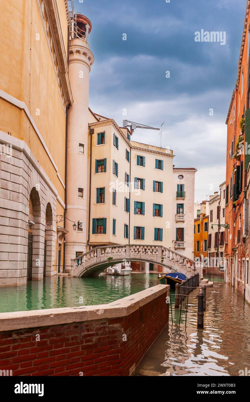 Venice water street hi-res stock photography and images - Alamy