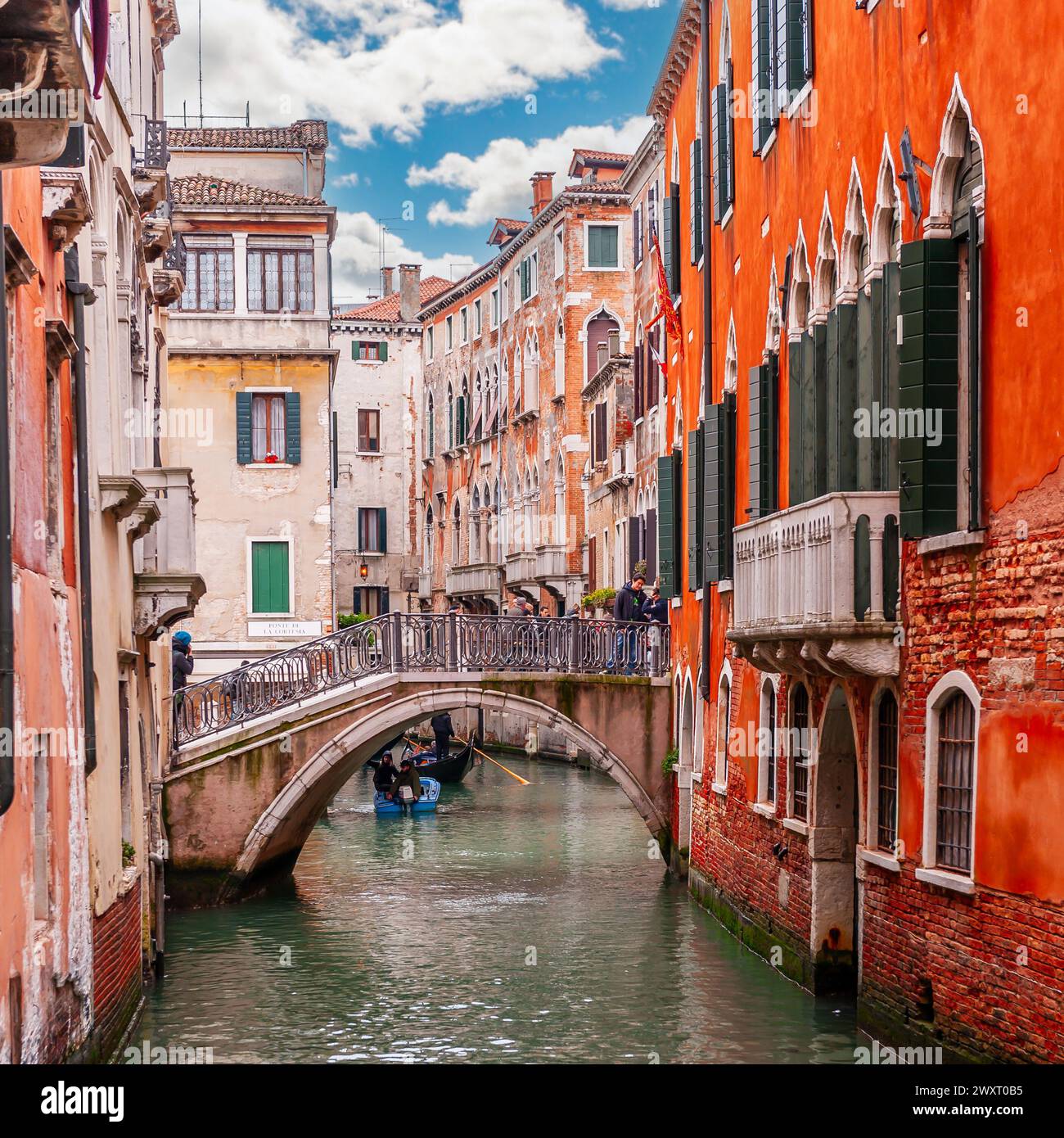 Bridge over canal venetian architecture hi-res stock photography and ...