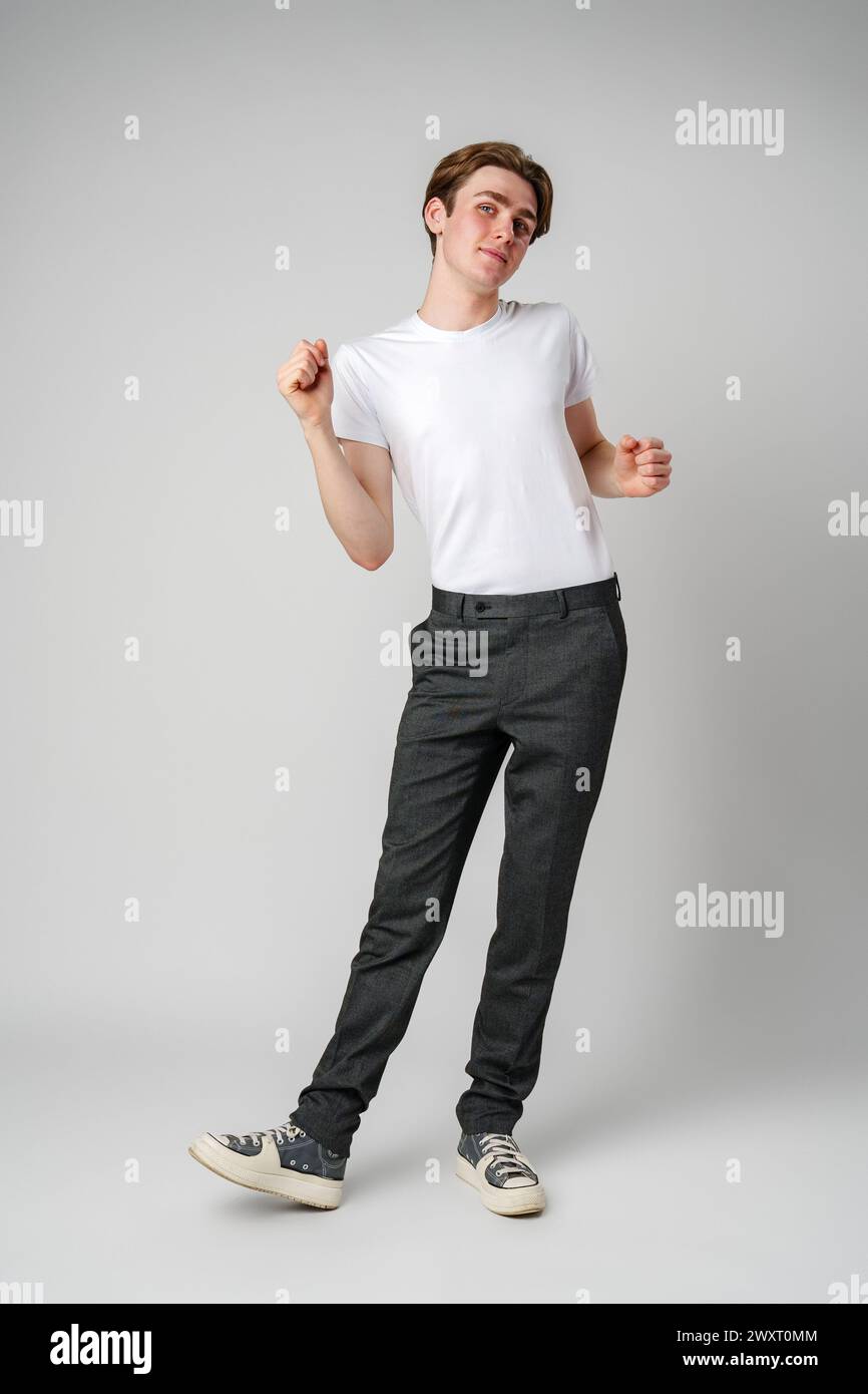 Dancer in urban setting hi-res stock photography and images - Alamy