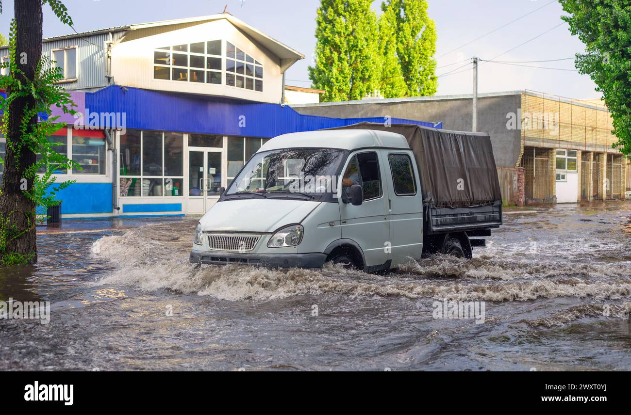 Submerged Semi: Truck Overwhelmed by Flooding Stock Photo - Alamy