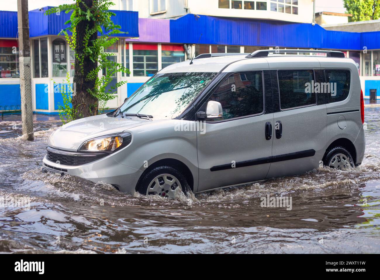 Navigating flood hi-res stock photography and images - Alamy