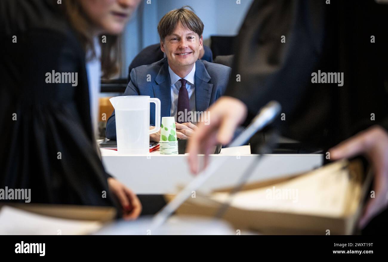 THE HAGUE - President and CEO Frans Everts of Shell Netherlands before ...