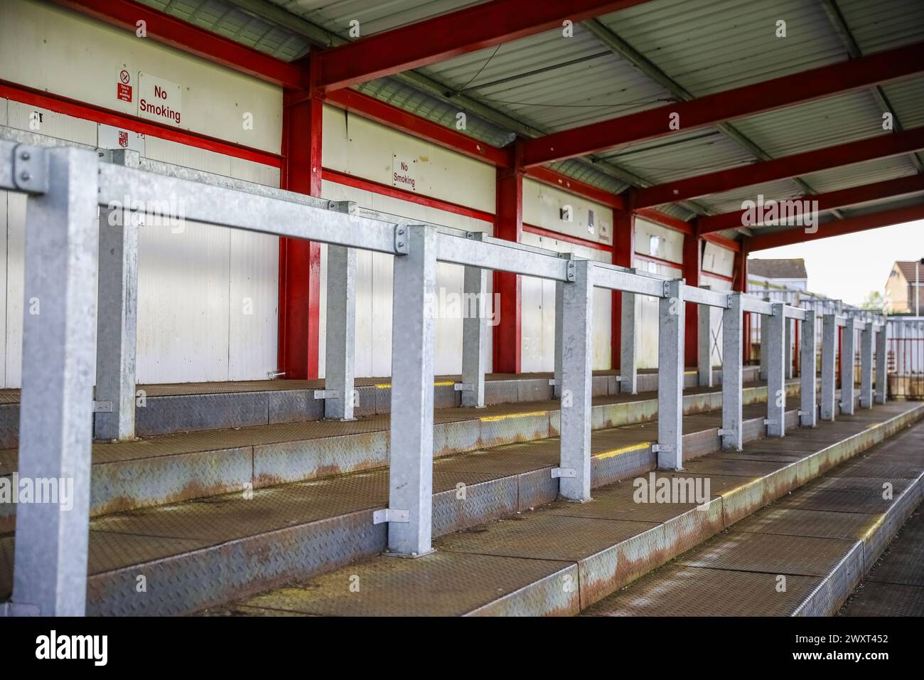 Non league football terrace hi-res stock photography and images - Alamy